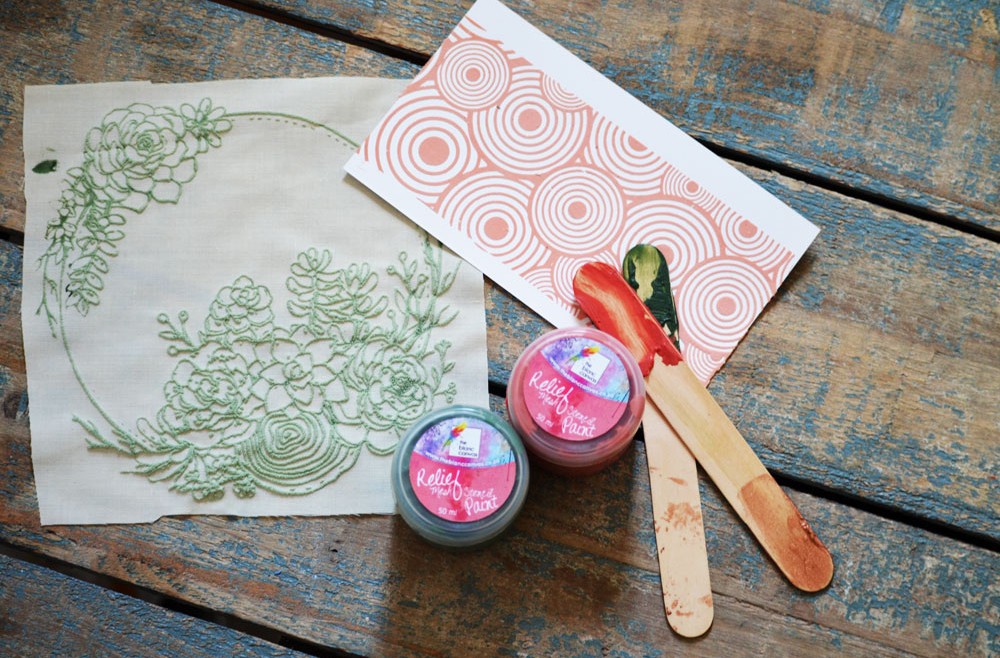 TUTORIAL: How to use Relief Paint with a Mesh Stencil – The Blanc Canvas